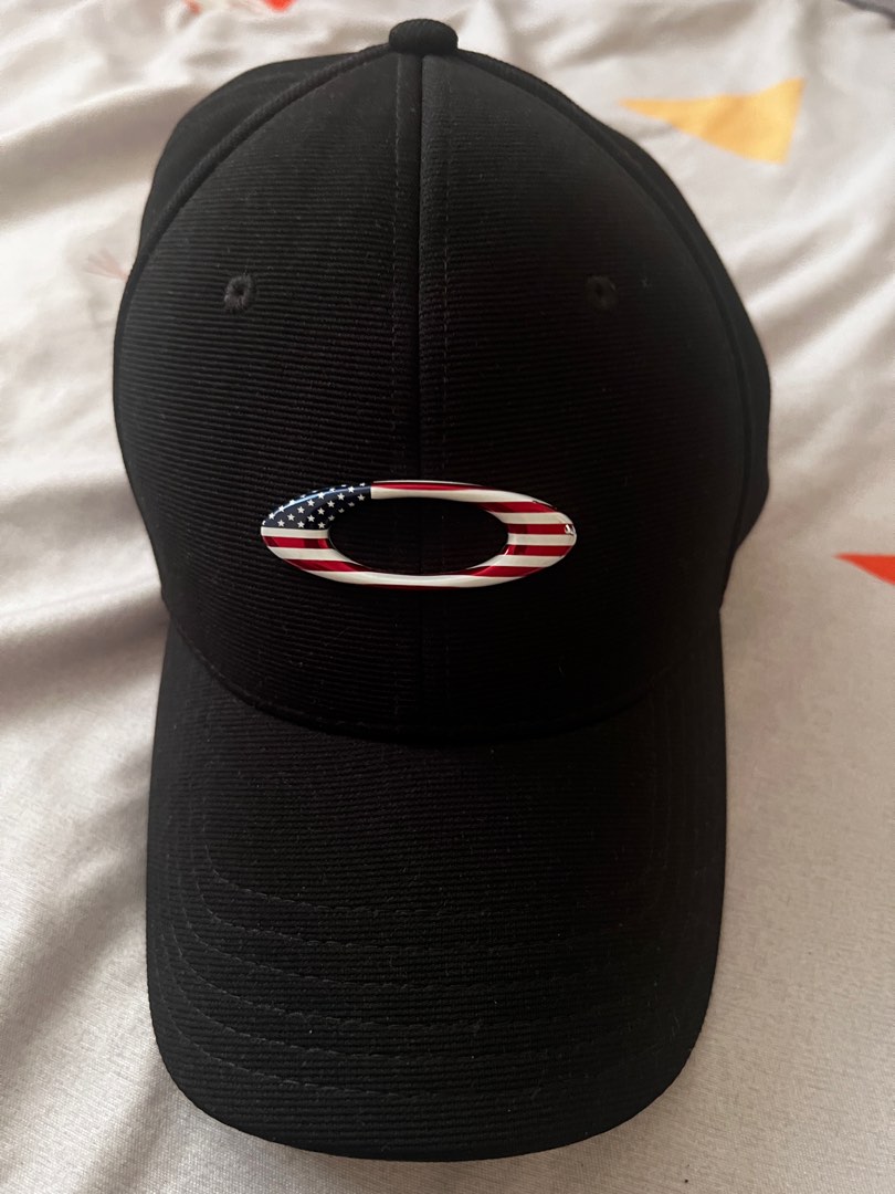 Oakley Cap, Men's Fashion, Watches & Accessories, Caps & Hats on Carousell