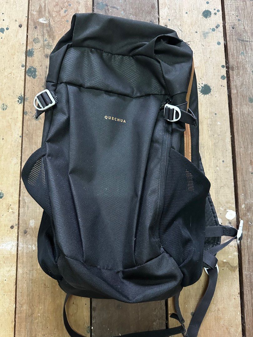 Quechua 20L Backpack, Men's Fashion, Bags, Backpacks on Carousell