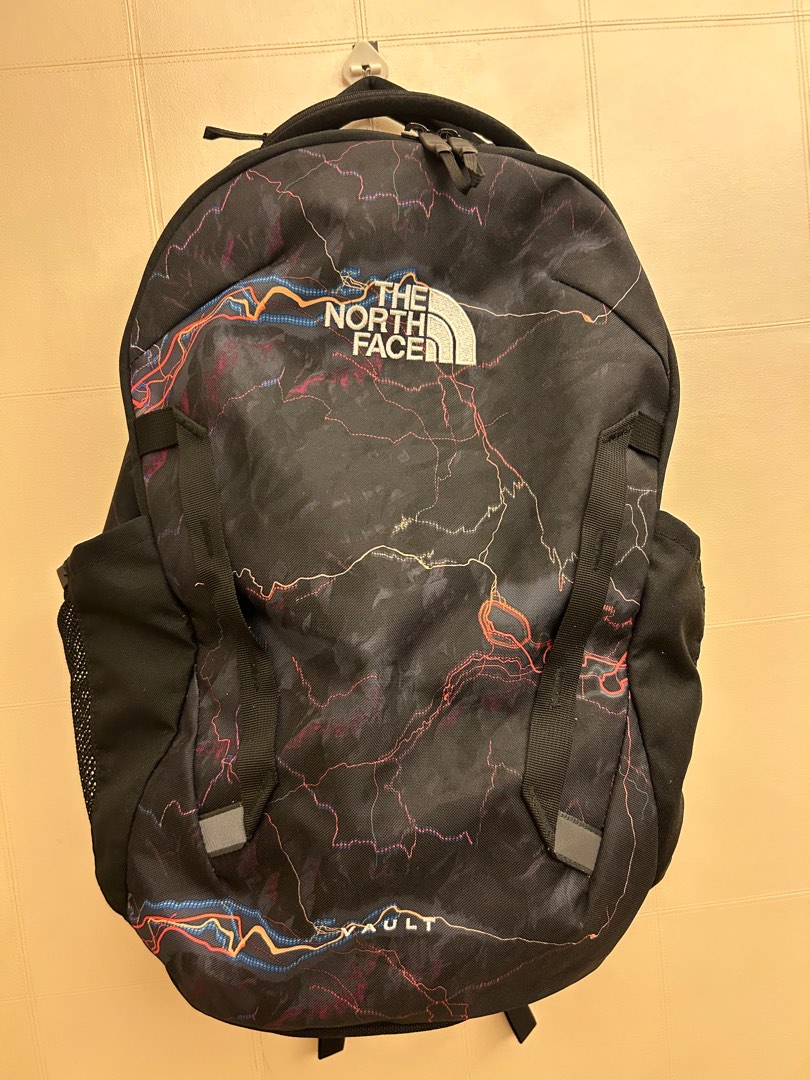 The North Face Vault Backpack (Unisex), Women's Fashion, Bags & Wallets ...