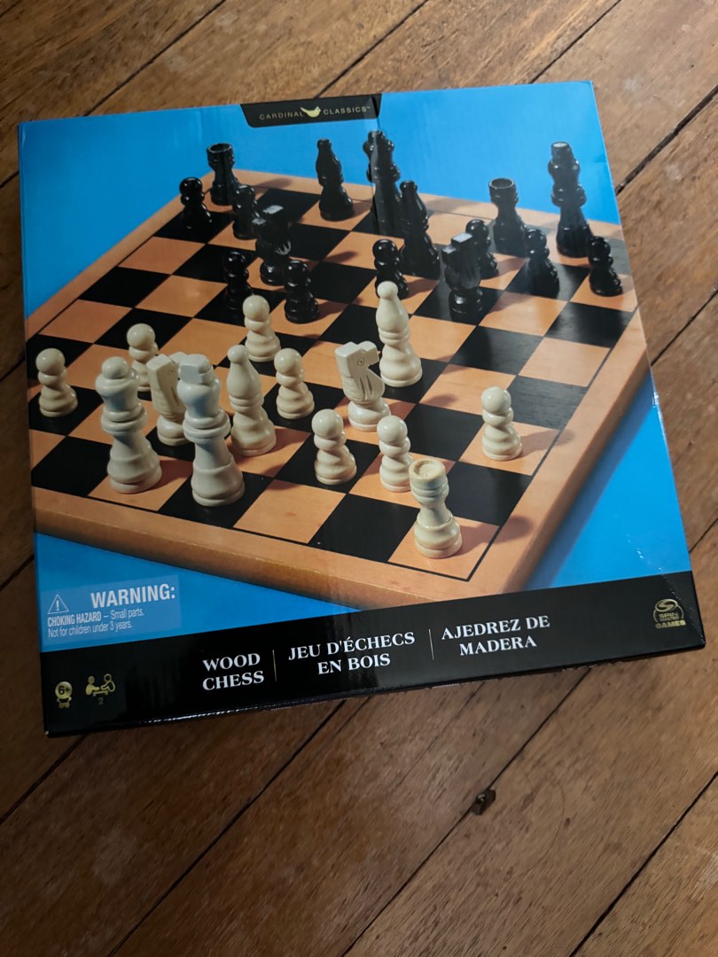 Wooden chess set, Hobbies & Toys, Toys & Games on Carousell