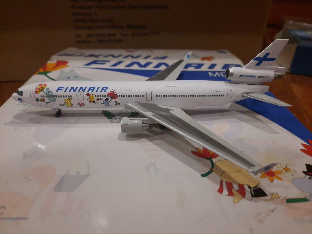 1/400 scale Finnair Moomins McDonnel Douglas MD-11 aircraft model ...