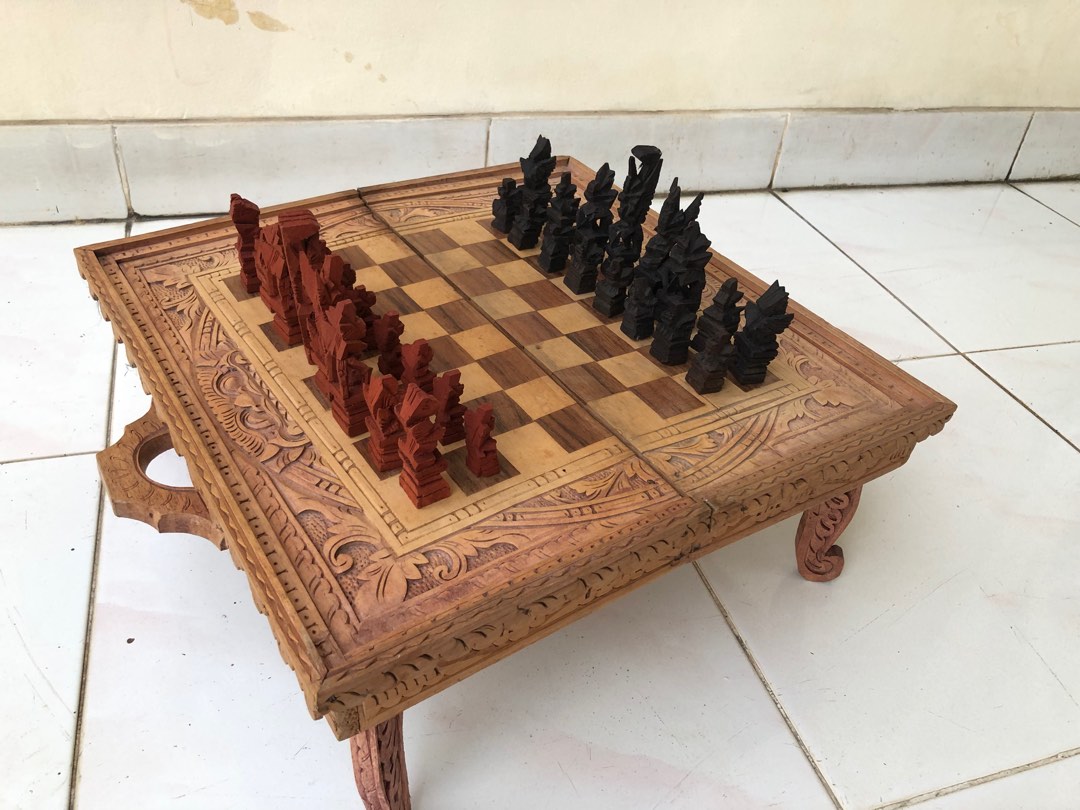 1 SET Meja Catur Ukir Kayu, pajangan Antik, bisa buat main juga, Antik ...