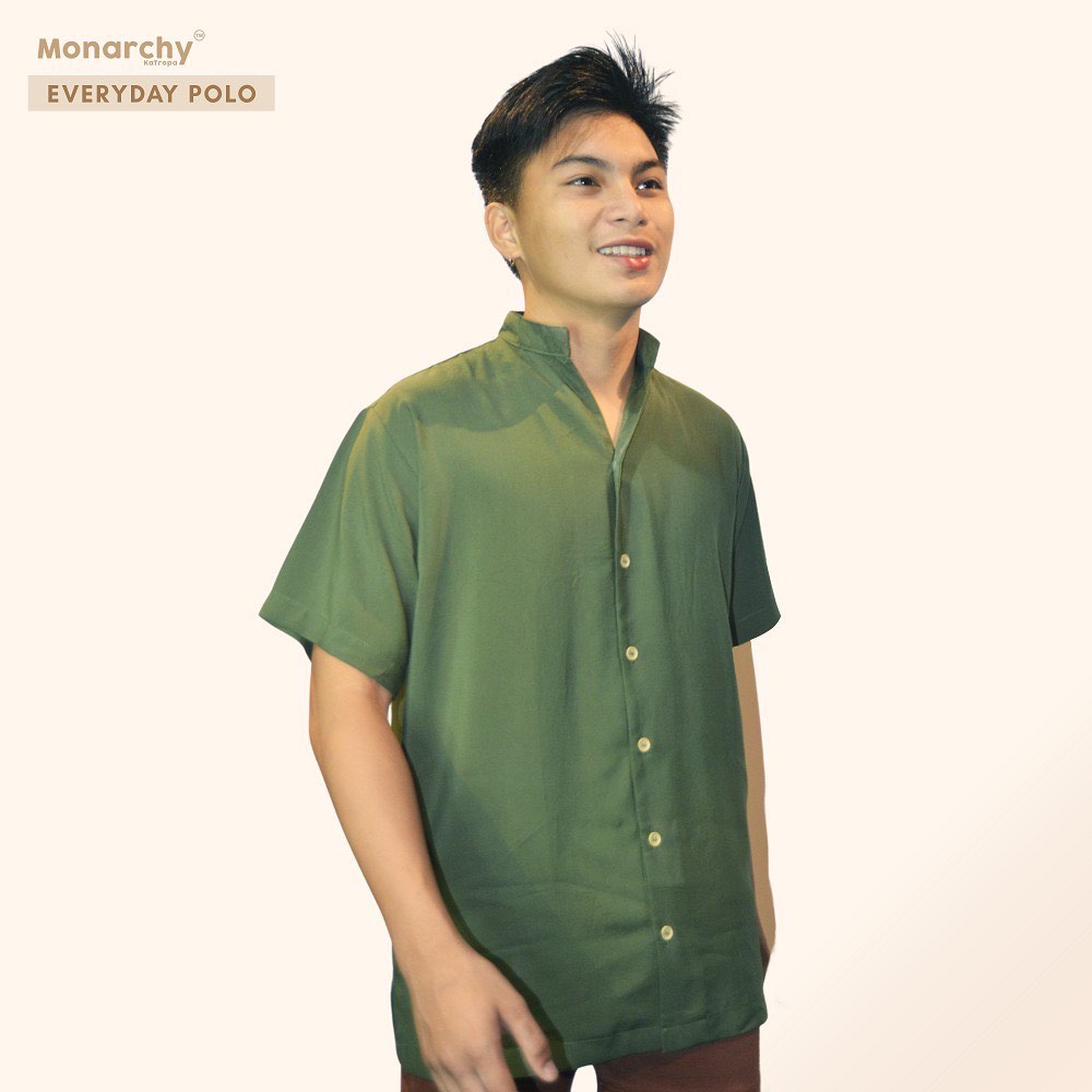Army green Monarchy Everyday Polo Large size (good as new) , Men's ...
