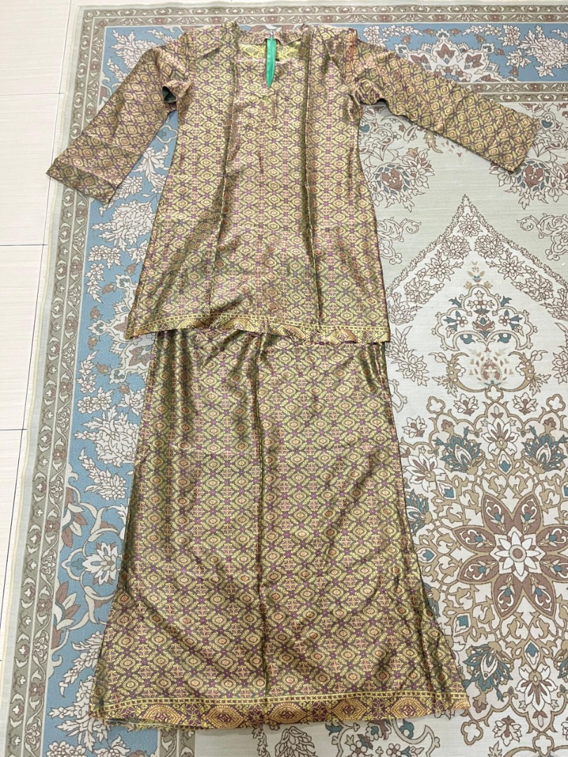 Baju Kurung Moden Soft Songket, Women's Fashion, Muslimah Fashion, Baju ...