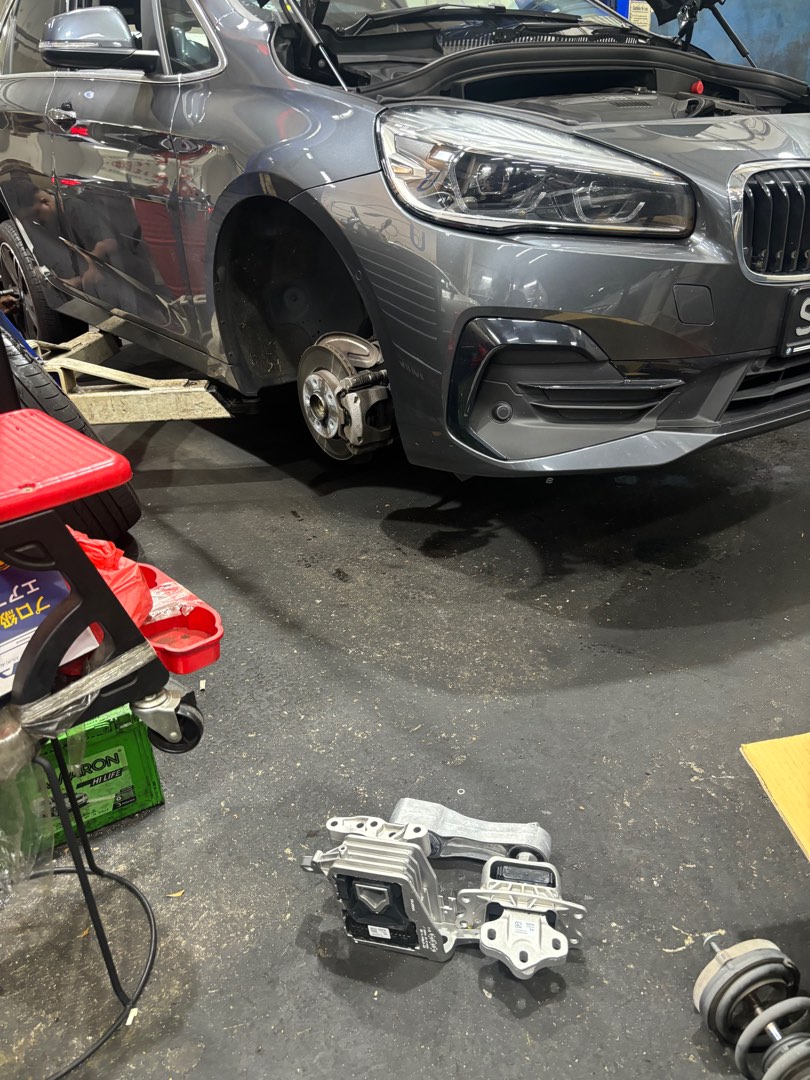 BMW 218 Engine Mount set, Car Accessories, Car Workshops & Services on ...