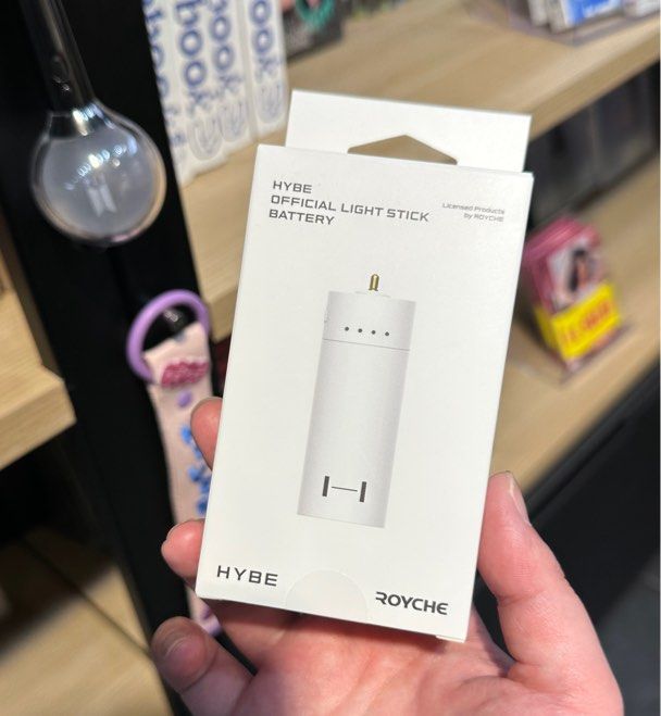 [HTB] HYBE Official Lightstick Battery, Hobbies & Toys, Memorabilia ...