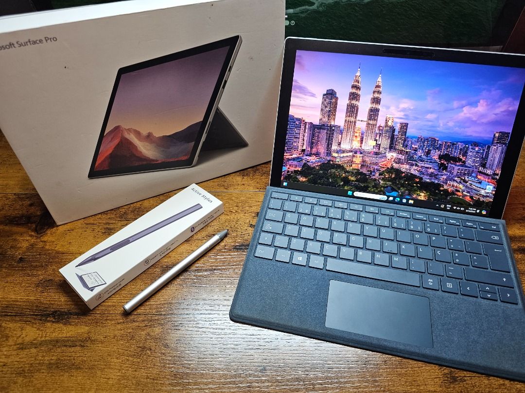 Microsoft Surface Pro 7 10th Gen Low Battery Cycle Count with Free ...