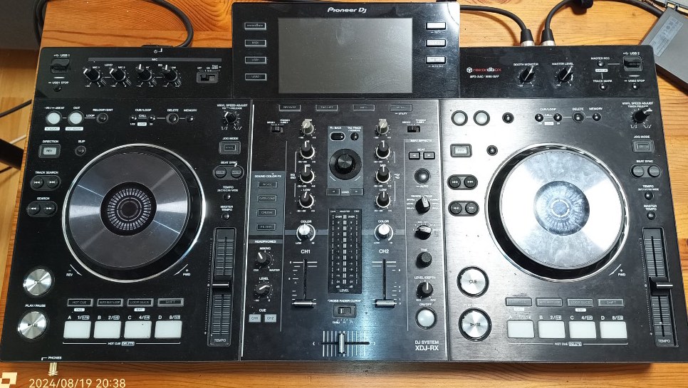 Pioneer XDJ-RX All-in-One DJ System Standalone Controller Tested with ...