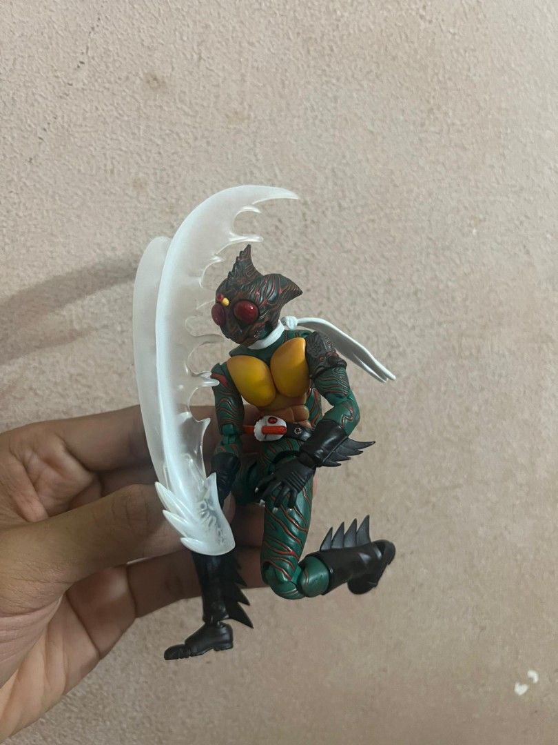 SHF Kamen rider amazon, Hobbies & Toys, Toys & Games on Carousell