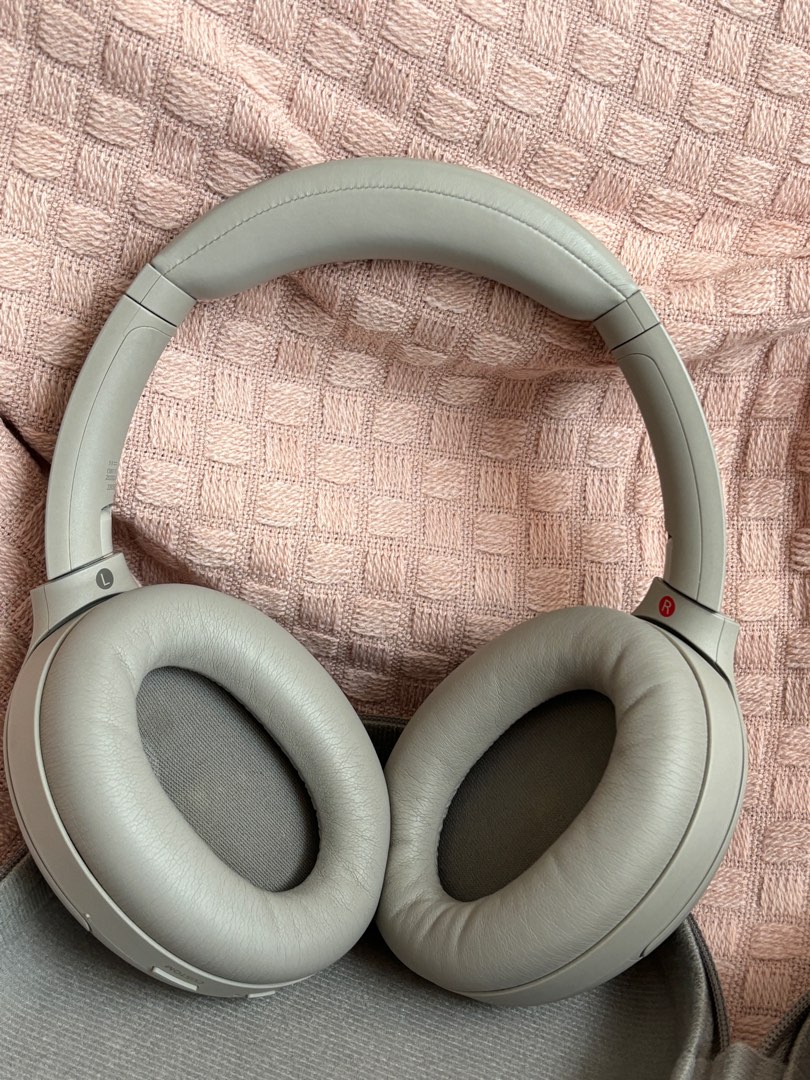 SONY WH-1000 XM4 Wireless Noise-Canceling Headphones Silver Color ...