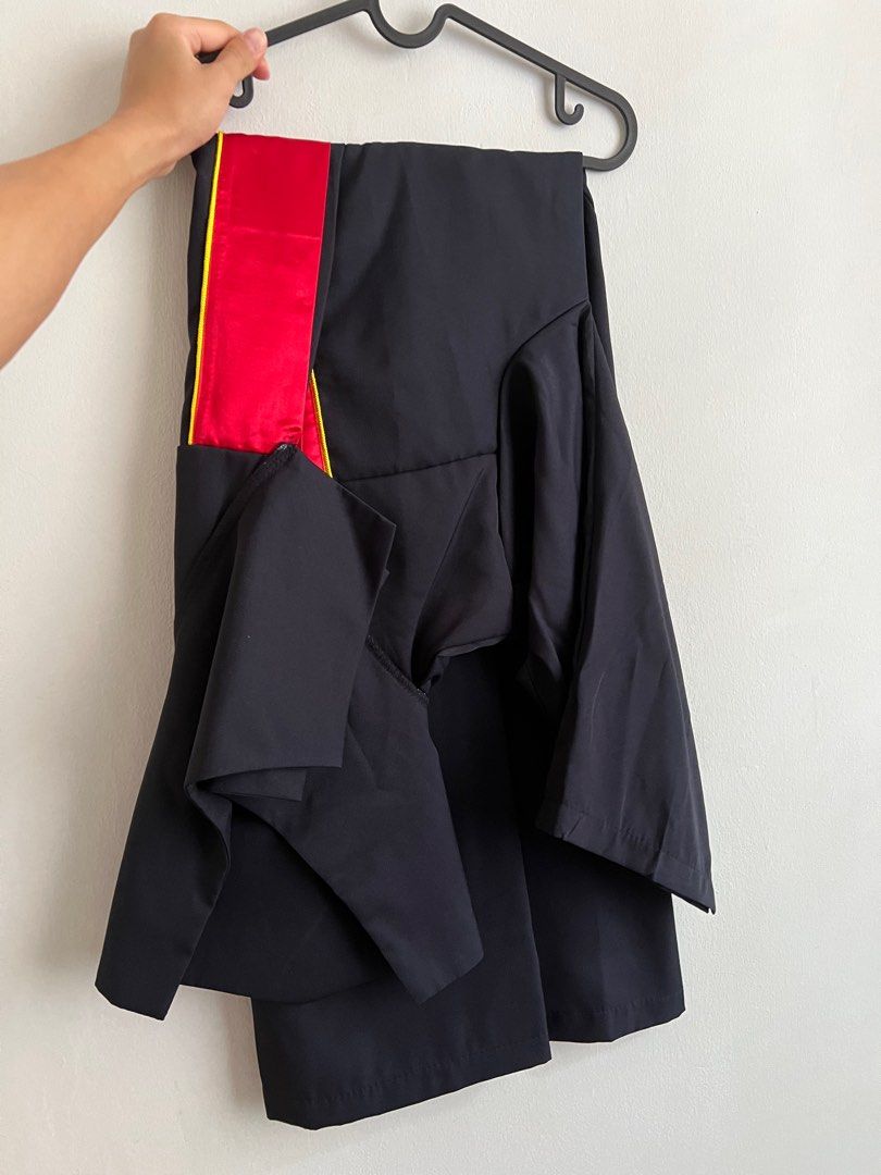 Temasek Polytechnic Graduation Gown, Men's Fashion, Coats, Jackets and ...