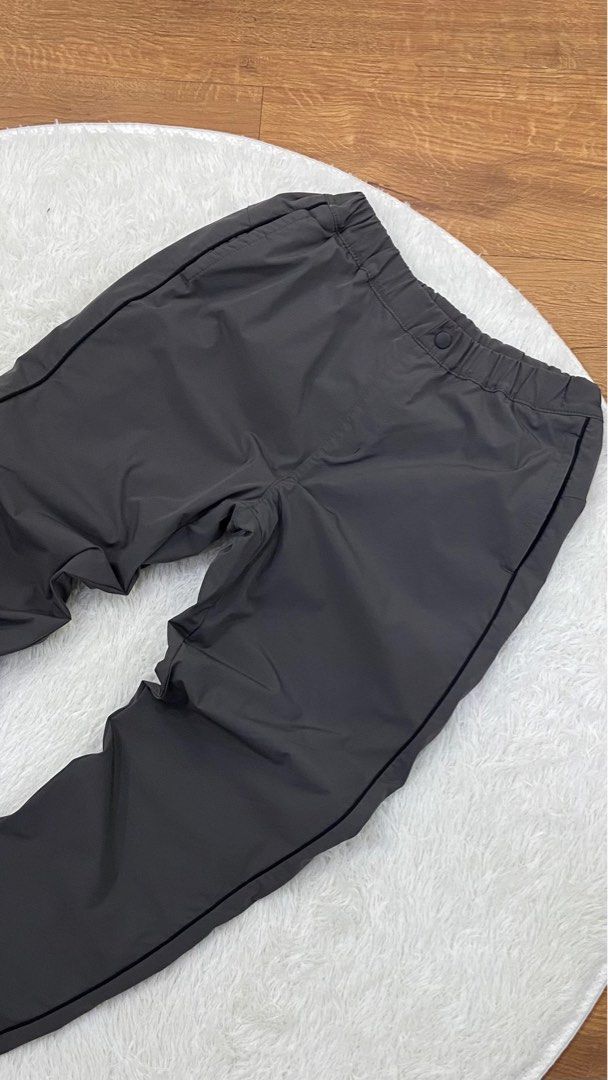 UNIQLO TRACKPANTS, Men's Fashion, Bottoms, Joggers on Carousell