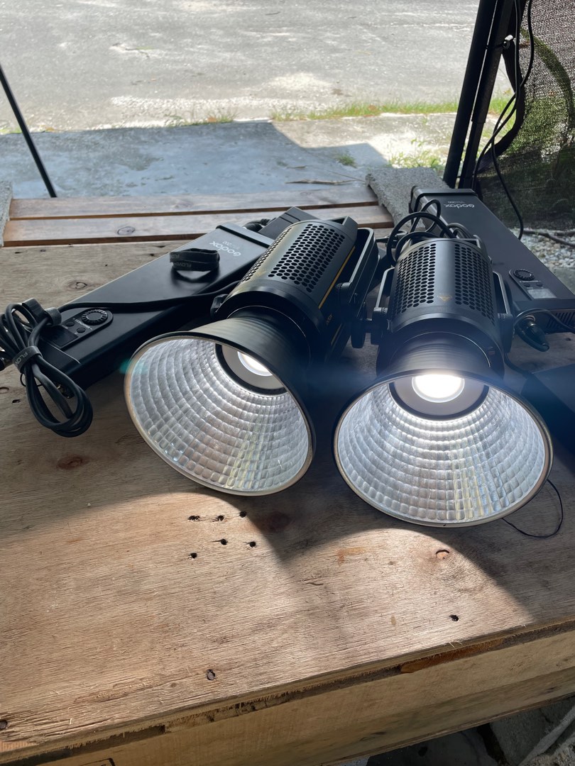 WTS 2 sets Godox VL200 LED Video Light, Photography, Photography ...