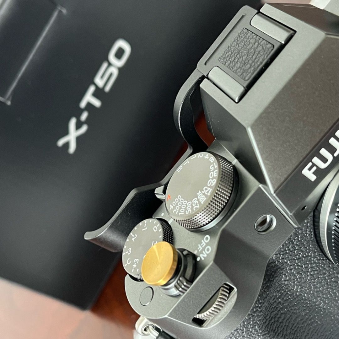 全新 BRAND NEW 少有碳灰色 FULL SET FUJIFILM X-T50 WITH FUJINON XF 16-50mm f/2. ...