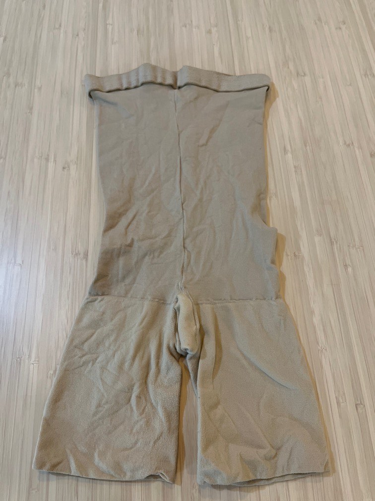 Assets by Sarah Blakey of Spanx size 1, Women's Fashion, Undergarments ...