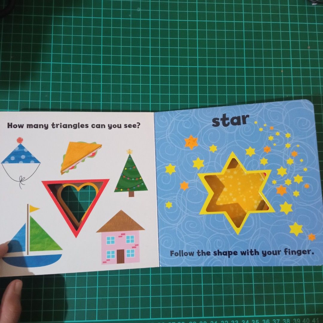 Boardbook anak I love shapes diecut book/ buku bbw big bad wolf anak ...