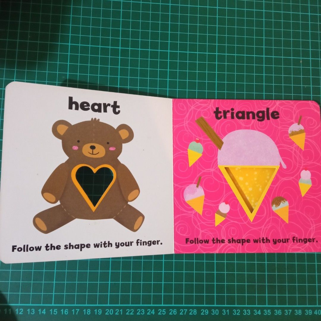 Boardbook anak I love shapes diecut book/ buku bbw big bad wolf anak ...