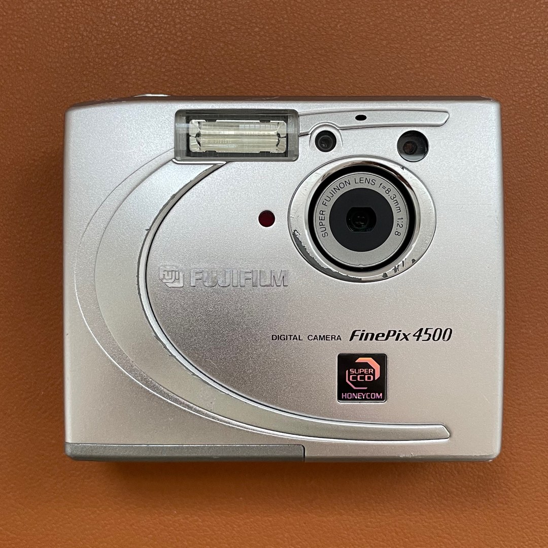 Fujifilm finepix 4500 digicam, Photography, Cameras on Carousell