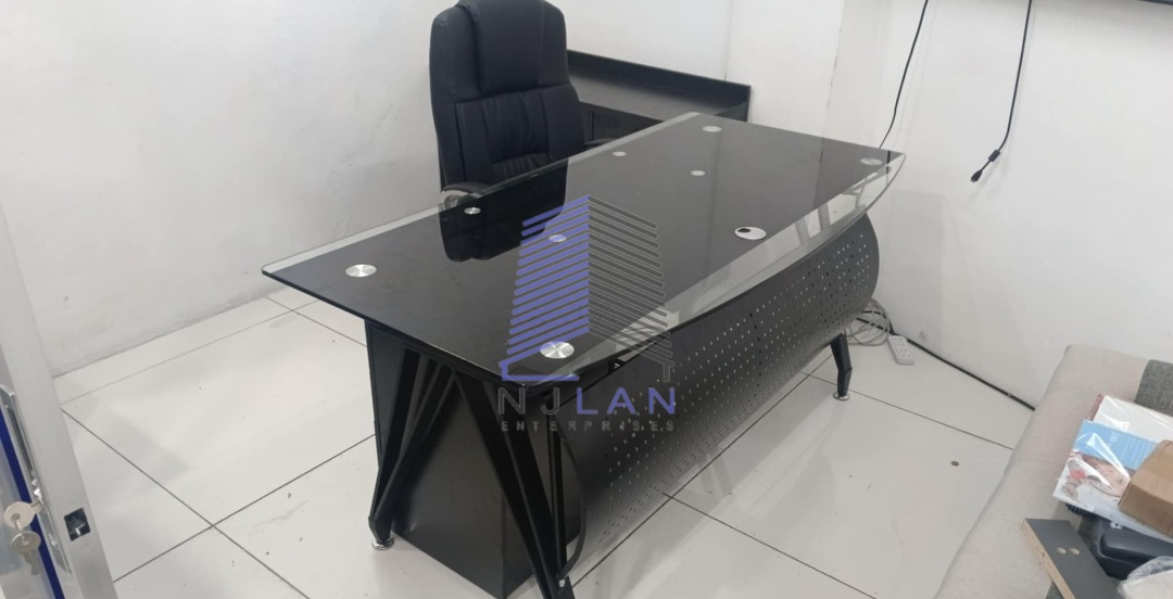GLASS EXECUTIVE TABLE OFFICE FURNITURE PARTITION, Furniture & Home ...