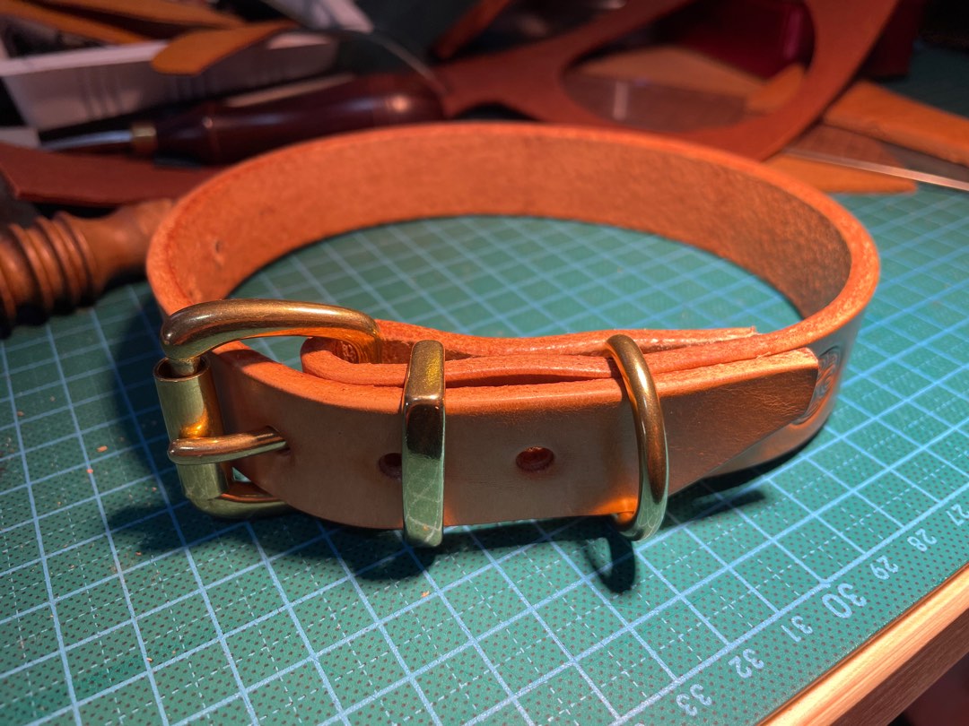 Handmade veg tan dog collar with solid brass fittings (medium sized dog ...