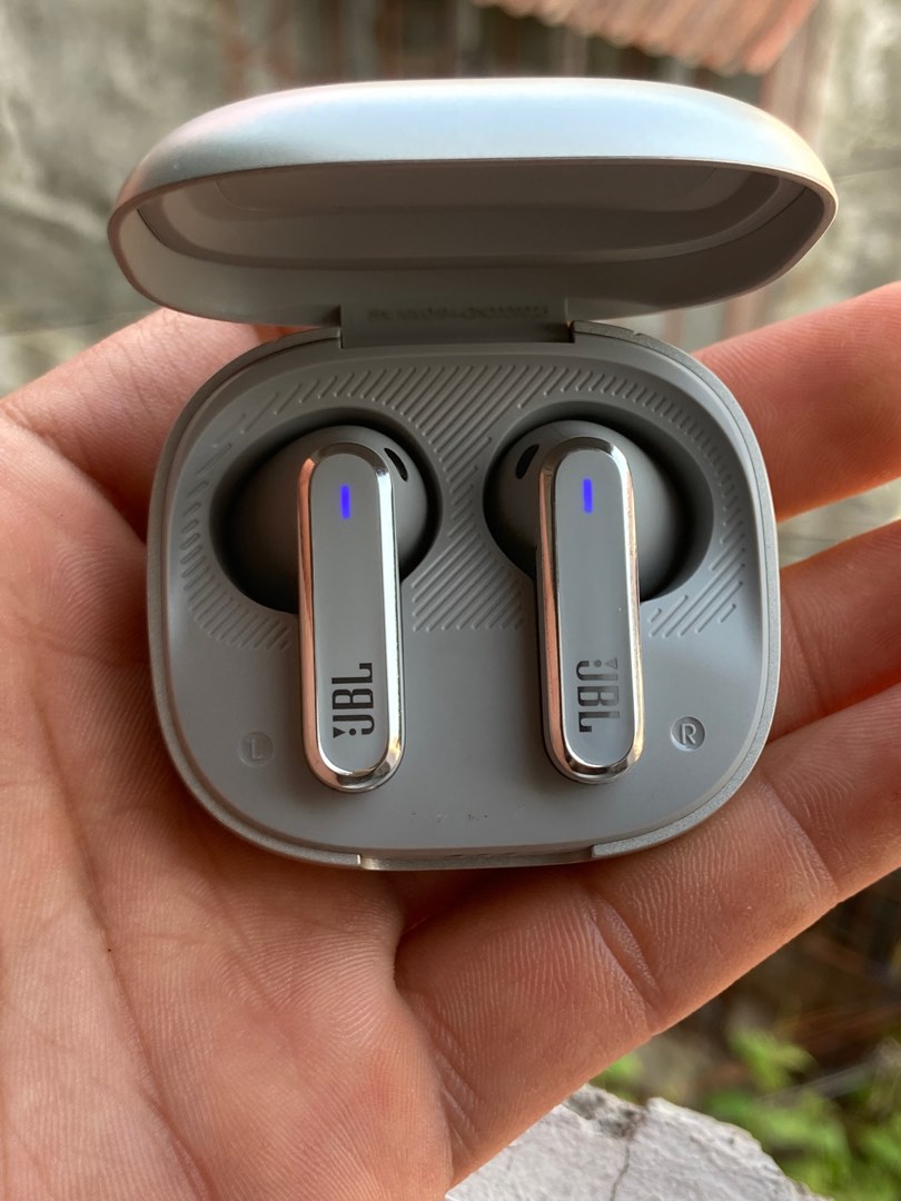 JBL LIVE FLEX, Audio, Earphones on Carousell