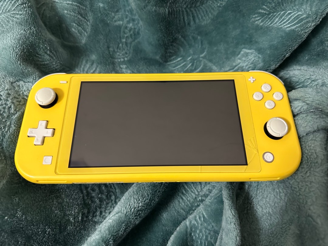 Nintendo Switch Lite (yellow), Video Gaming, Video Game Consoles ...