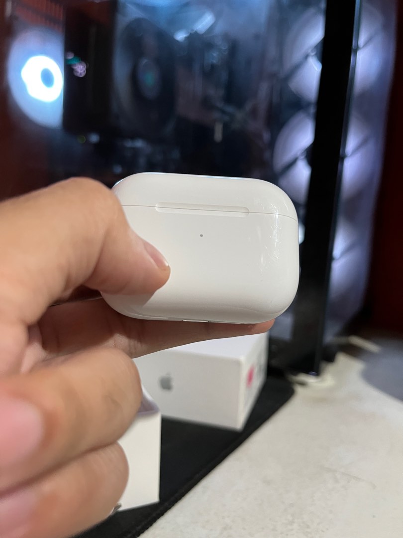 Original Airpods Pro 2nd gen charging case, connector and box, Audio ...