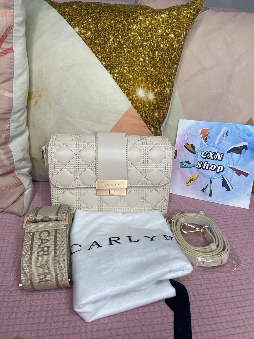 ORIGINAL Carlyn Minute Camera Bag, Women's Fashion, Bags & Wallets ...