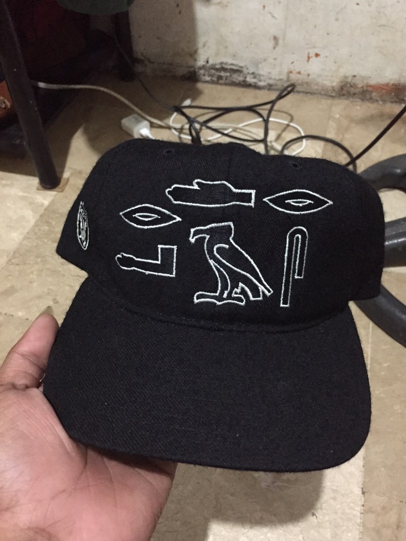 Raiders Heiroglyphics 100%Wool Snapback Cap, Men's Fashion, Watches ...