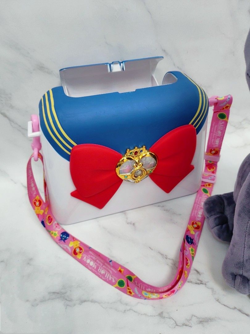 Sailor moon popcorn bucket with peluche luna version, Hobbies & Toys ...