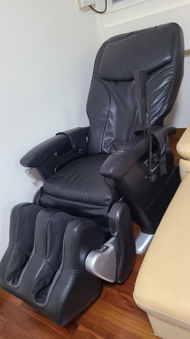 新淨按摩椅 OSIM iMedic Pro 真皮沙化, 健康及營養食用品, 按摩紓緩用品 - Carousell