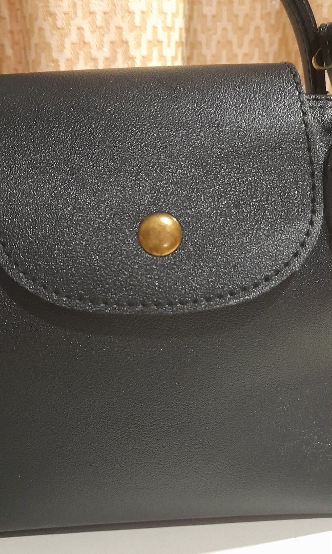 Ala lc mini hitam, Fesyen Wanita, Tas & Dompet di Carousell