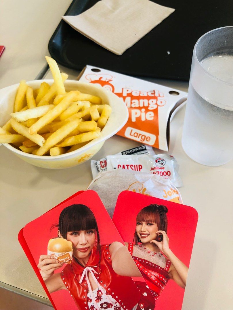 BINI GWEN AND MALOI JOLLIBINI PHOTOCARD, Hobbies & Toys, Memorabilia ...