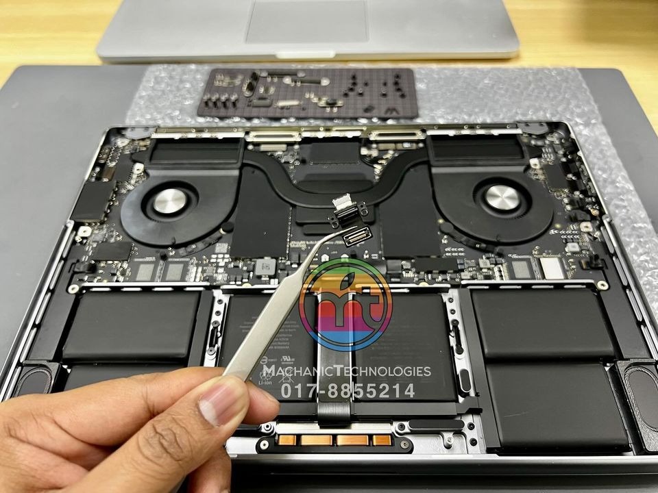 CHARGING PORT FOR MACBOOK PRO M1 A2442, Computers & Tech, Parts ...