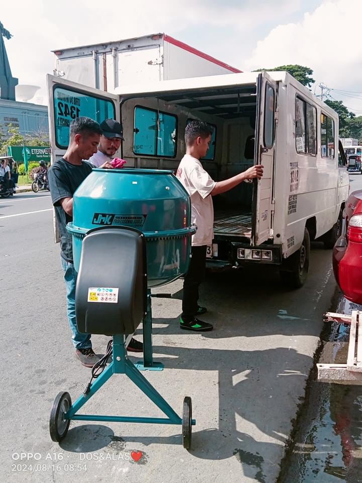 ELECTRIC CEMENT MIXER HALF BAGGER, Commercial & Industrial ...