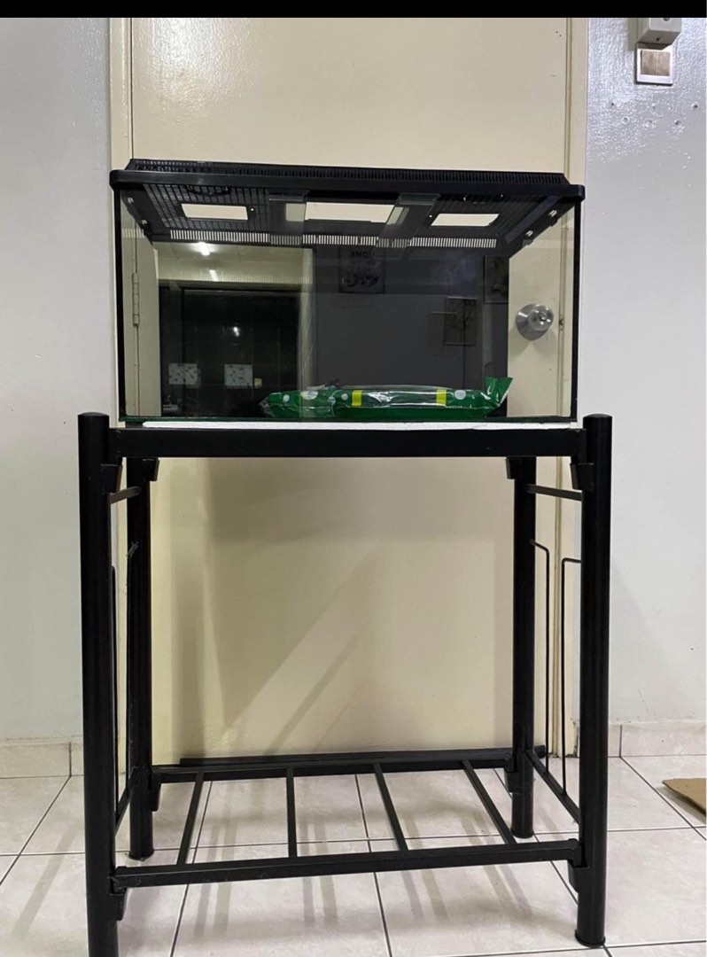 Fish tank 2ft , Pet Supplies, Homes & Other Pet Accessories on Carousell