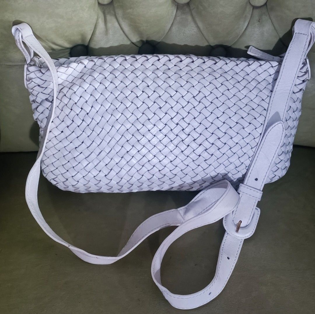 Kitamura sling bag Japan bren warna putih motif boteg, Fesyen Wanita ...