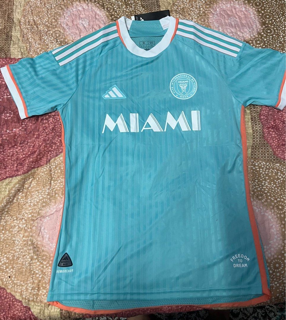 Miami third kit player issue, Men's Fashion, Activewear on Carousell
