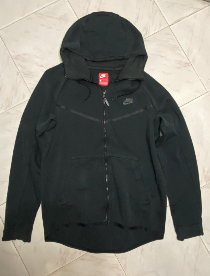 Nike tech fleece, Men's Fashion, Tops & Sets, Hoodies on Carousell