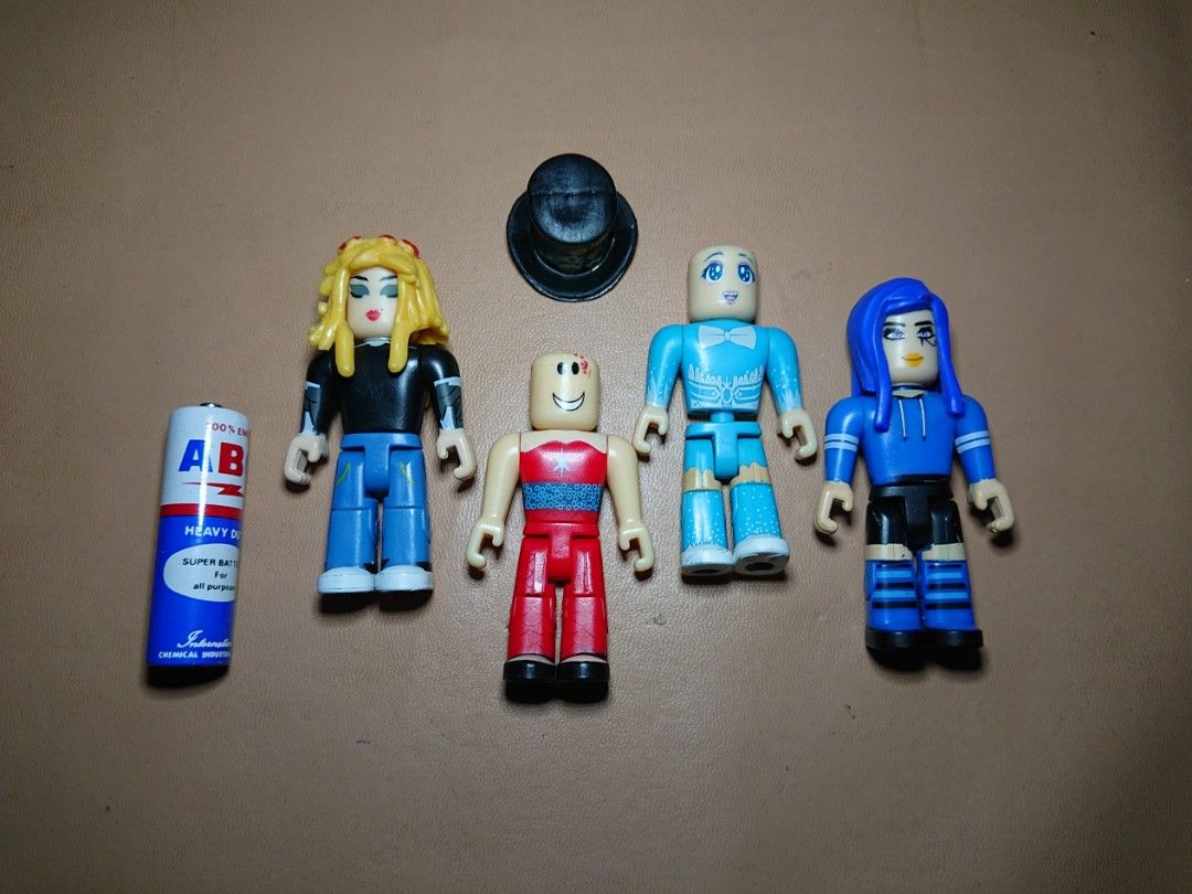 ROBLOX figure Original jazwares, Toys & Collectibles, Mainan di Carousell