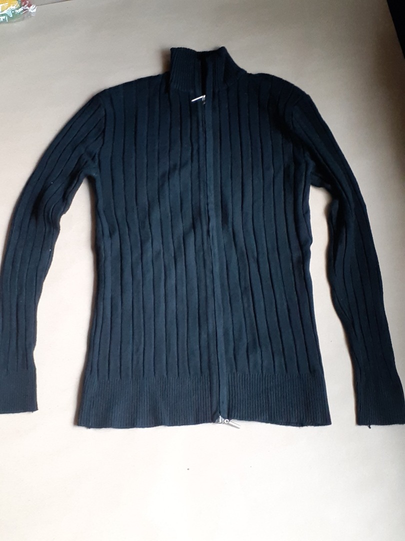 Sweater rajut hitam dengan zipper di bagian depan, Olshop Fashion ...