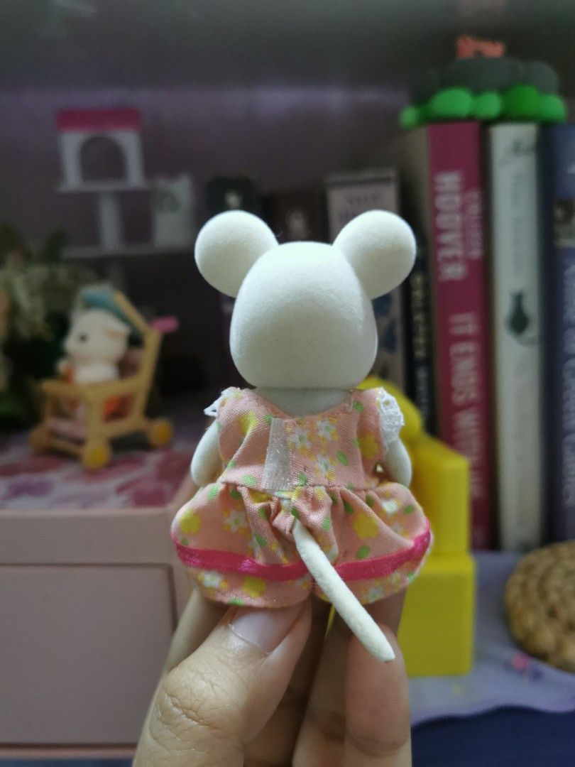 Sylvanian Family Marshmallows Mouse, Hobbies & Toys, Collectibles & Memorabilia, J-pop on Carousell