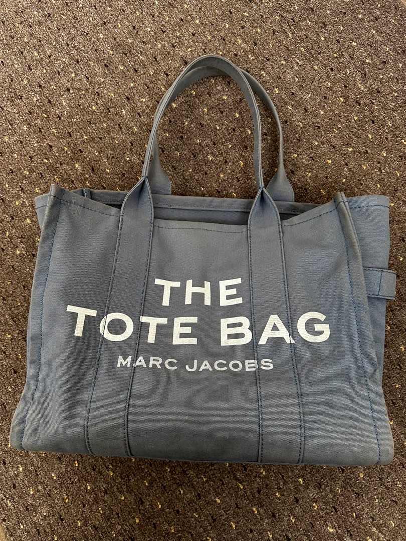 The Tote Bag Marc Jacobs, Barang Mewah, Tas & Dompet di Carousell