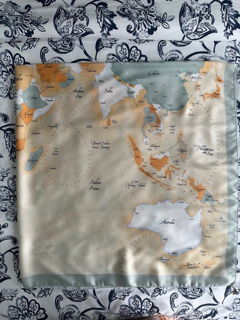 The World Map dUCk in Yellow, Women's Fashion, Muslimah Fashion, Hijabs ...