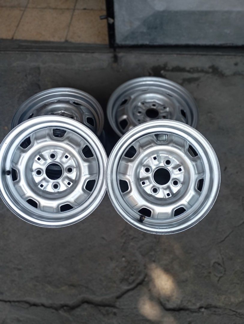 Velg Mobil kaleng besi oem starlet kotak, Aksesoris Mobil di Carousell