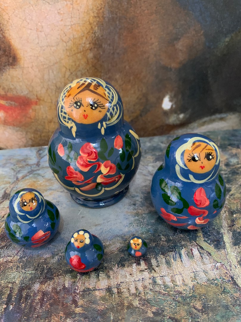 Vintage Traditional Russian Babushka painted Nesting dolls 5 pieces 40 ...