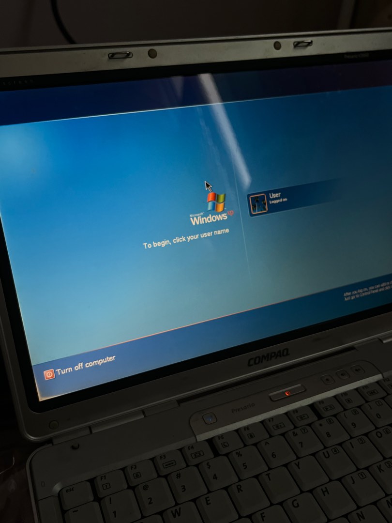Windows XP Compaq Presario V2000 RETRO, Computers & Tech, Laptops ...