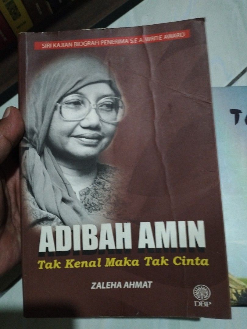 Buku buku lama adibah amin, Everything Else, Others on Carousell