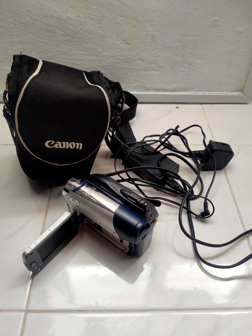 Camcorder canon dc310, Photography, Cameras on Carousell