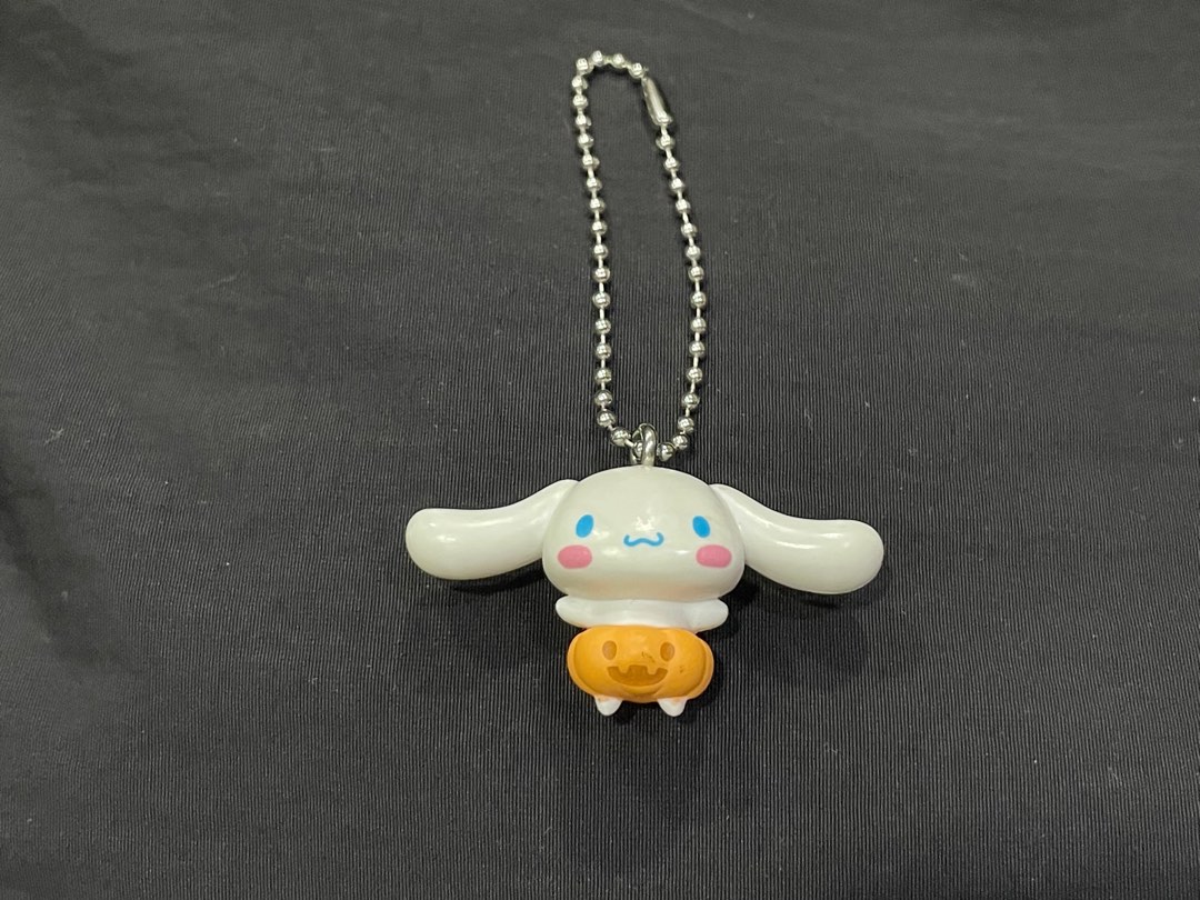 cinnamonroll sanrio halloween pumpkin keychain, Hobbies & Toys, Toys ...
